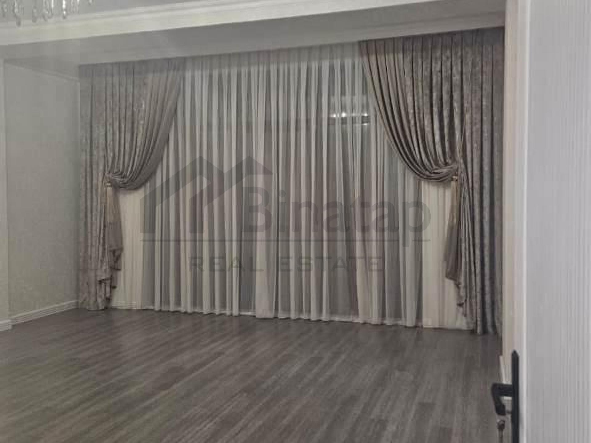 28 May m/s 2ci çıxışına yaxın 3 otaqlı mənzil satılır/130 kv.m ...