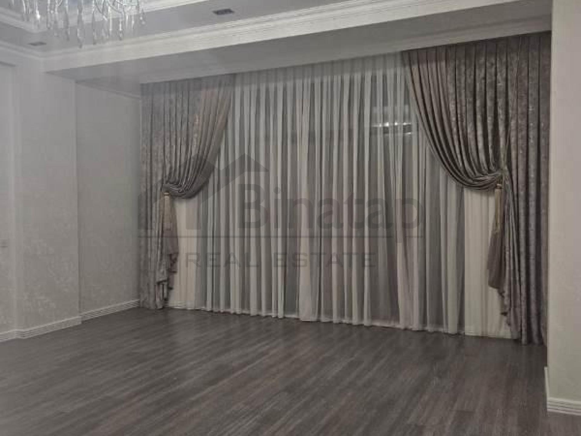 28 May m/s 2ci çıxışına yaxın 3 otaqlı mənzil satılır/130 kv.m ...