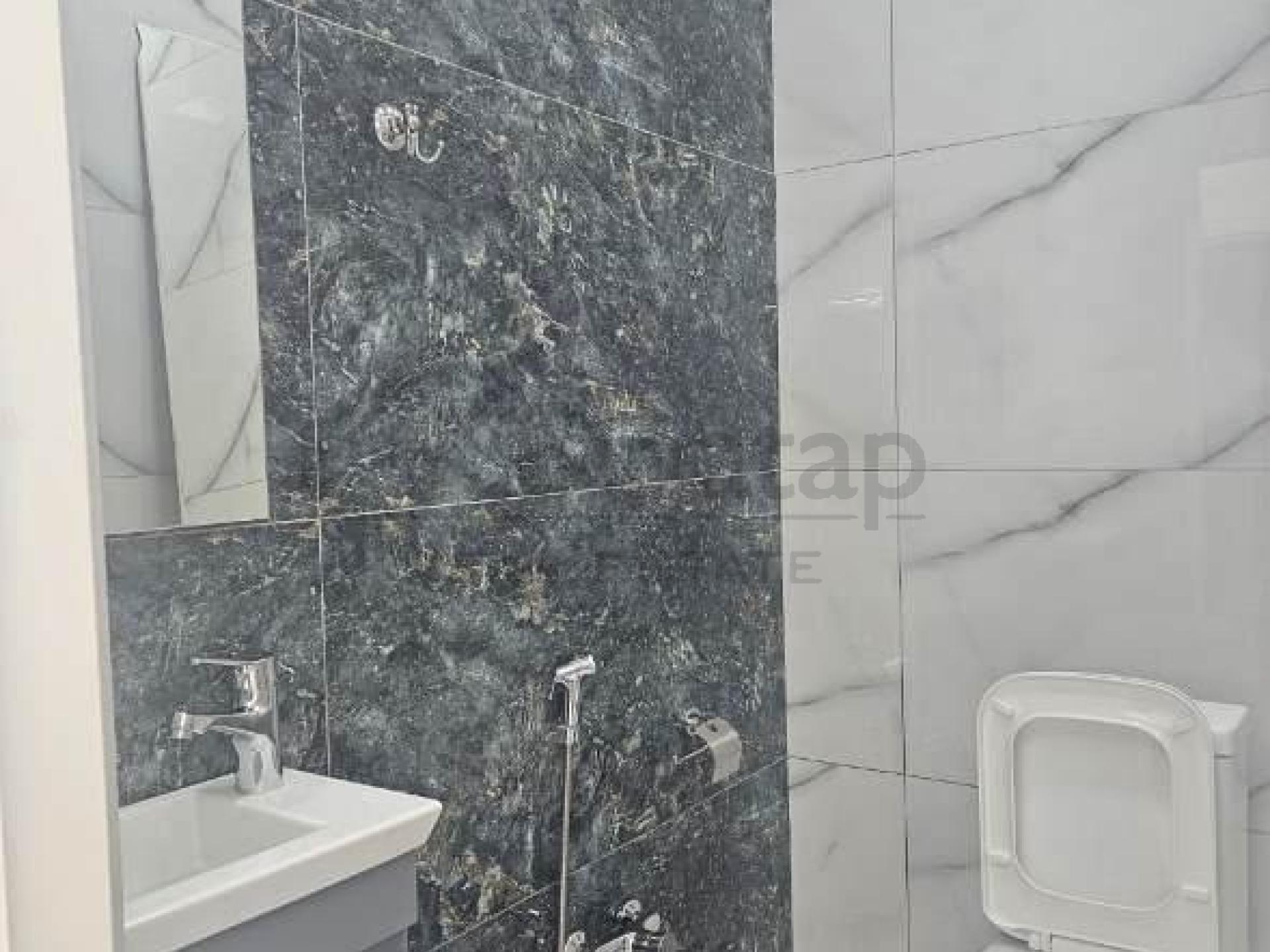 28 May m/s 2ci çıxışına yaxın 3 otaqlı mənzil satılır/130 kv.m ...